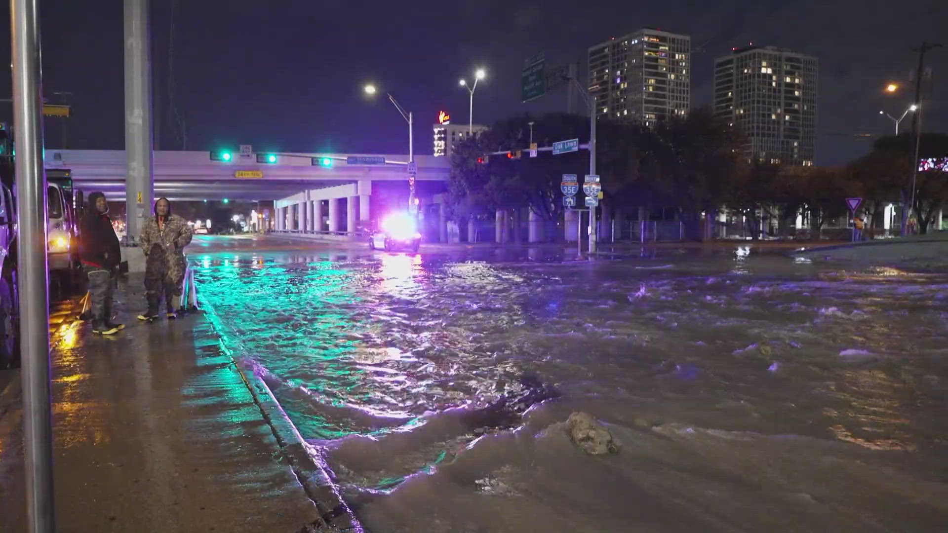 Dallas water main break closes lanes on Oak Lawn Avenue near I-35