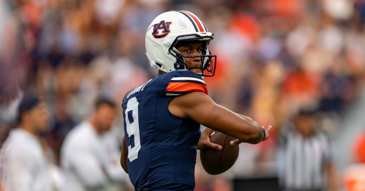 Auburn QB Deuce Knight plans to enter NCAA transfer portal
