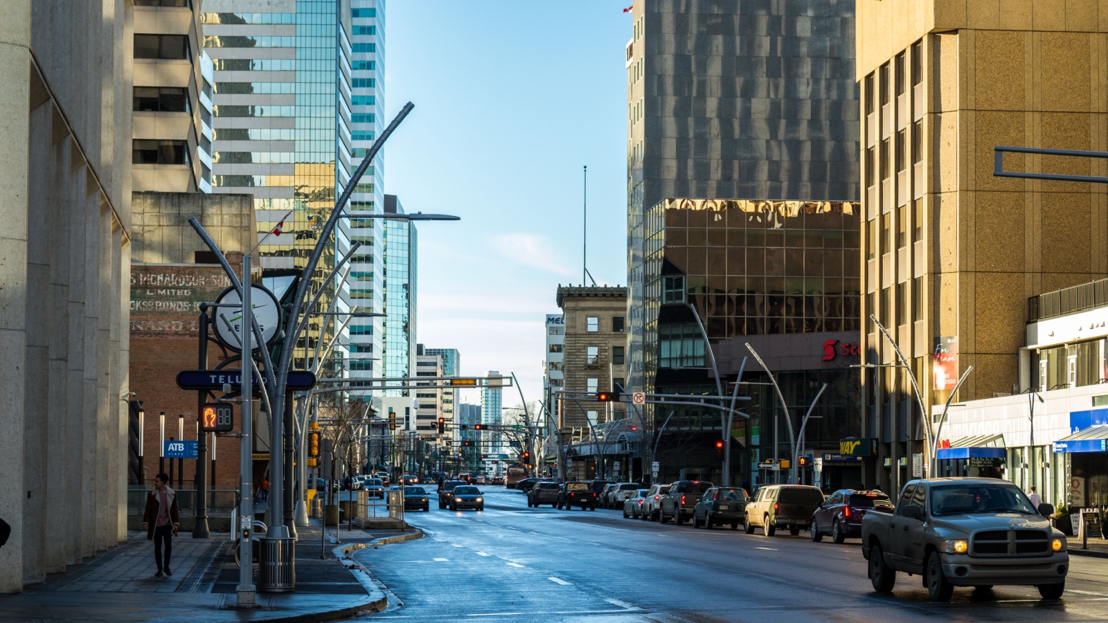 17 Canadian towns and cities people are flocking to while others ...