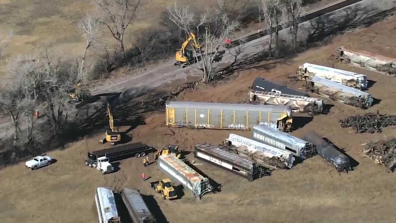 Sky 5 live: Crews cleaning up after train derailment in Kingfisher County