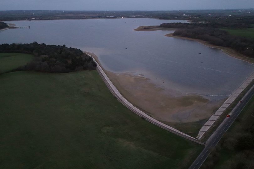 Body of man pulled from reservoir after small aircraft crashes into water