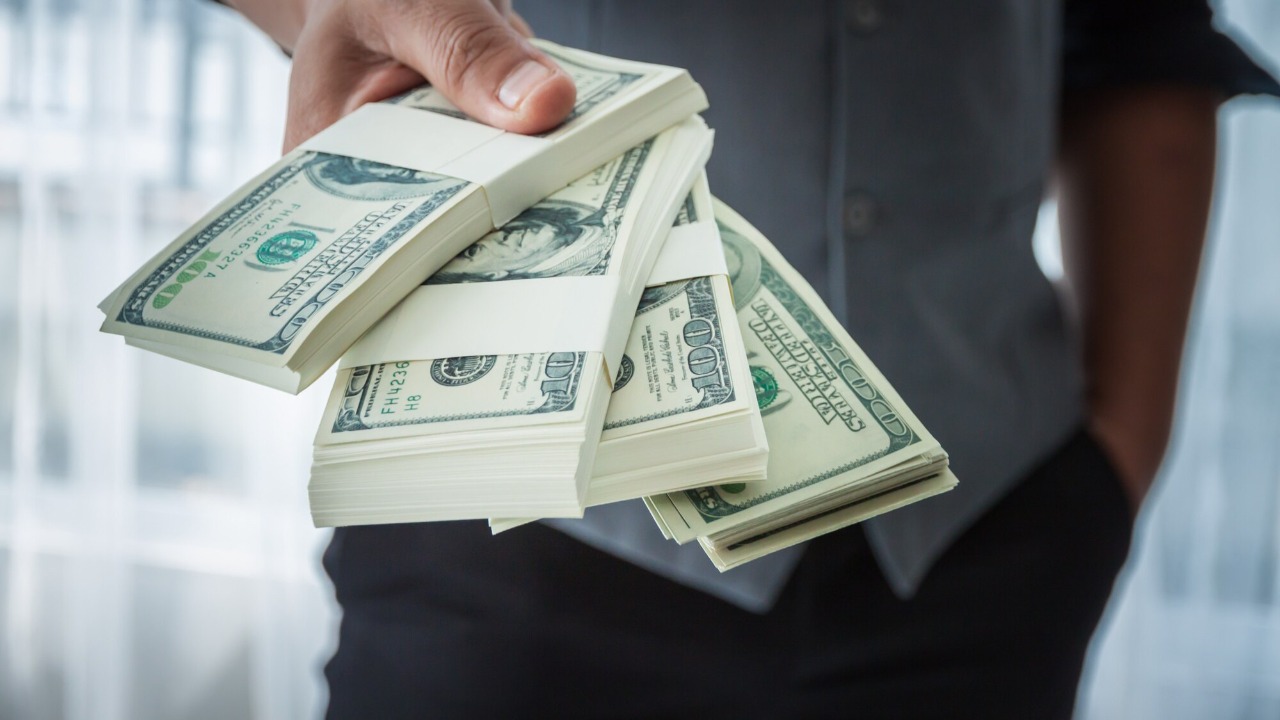 Schwab: It takes $2.3M to be wealthy in America