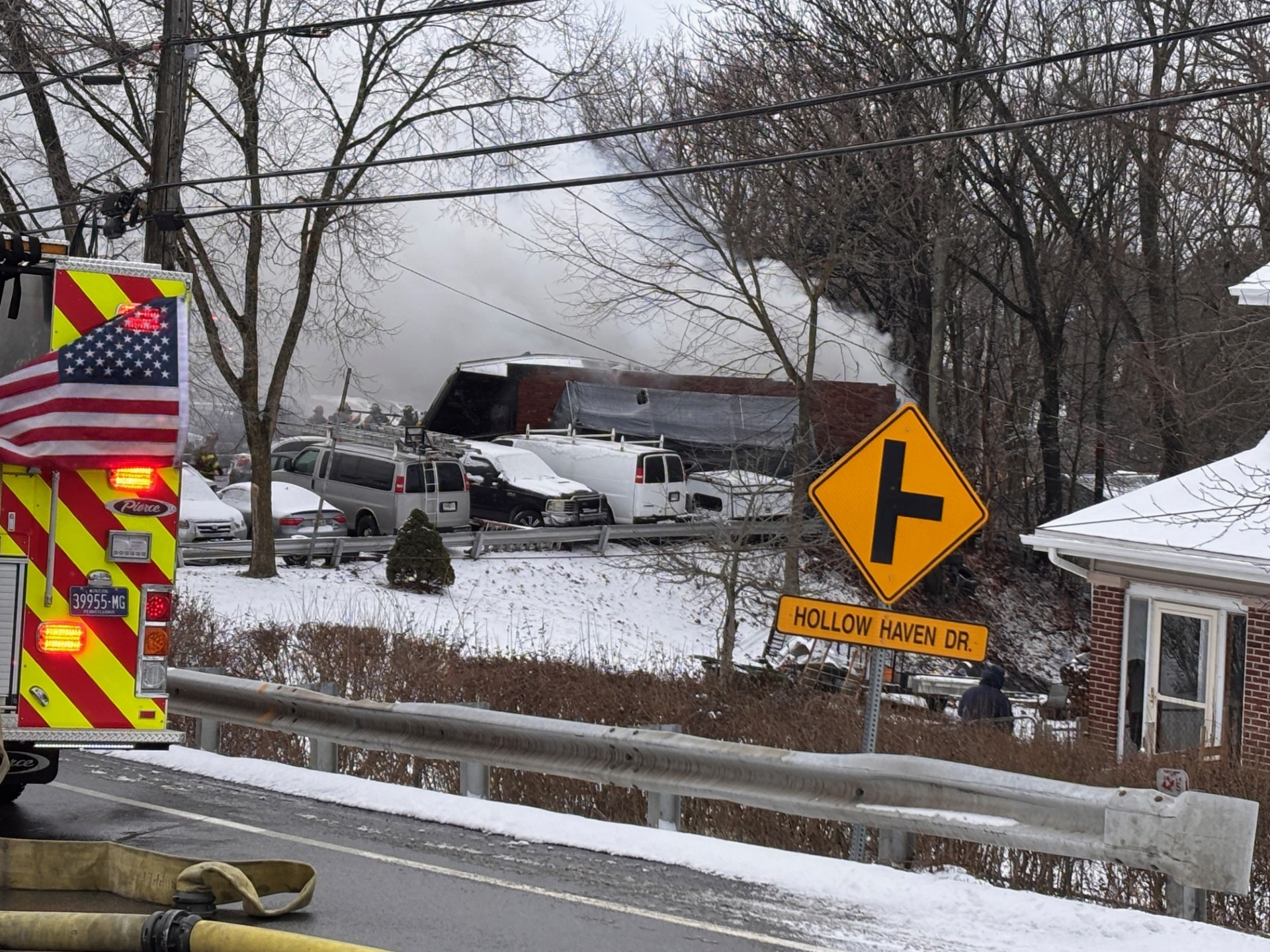 Fire breaks out at auto body shop in Baldwin