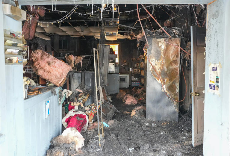 Ten West Market in Holden damaged in morning fire