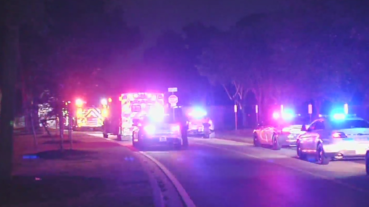 Teenagers injured when car slams into wall, bursts into flames in ...