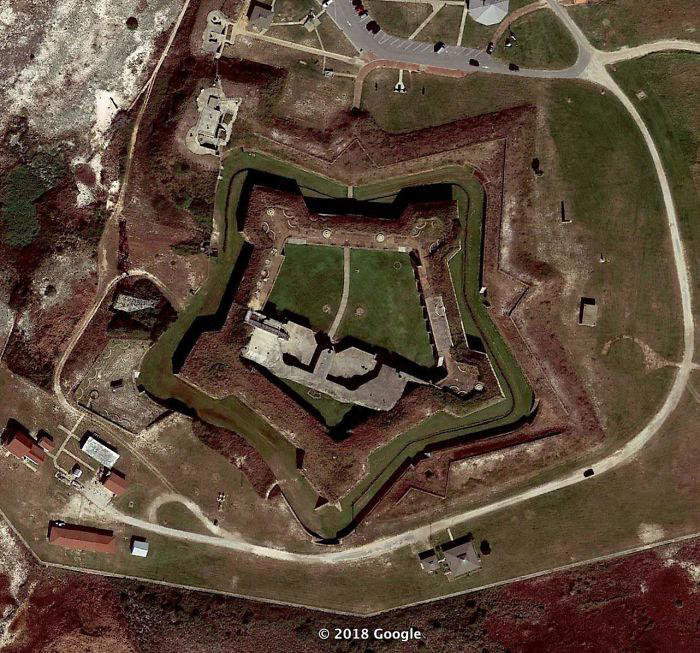 Guy shares 29 of his most interesting finds on Google Earth
