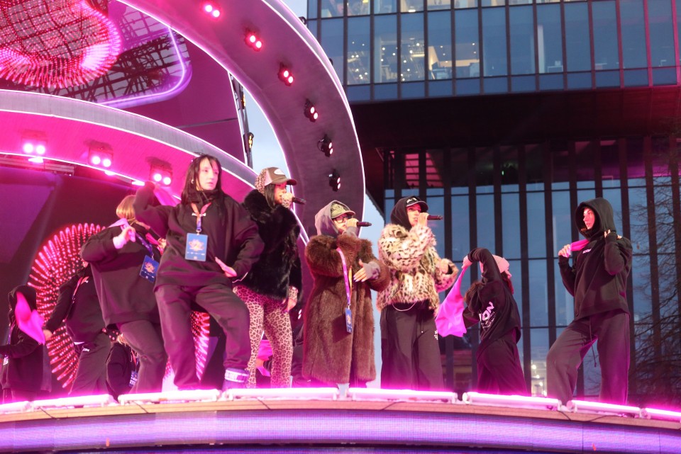 Gwiazdy przyjeżdżają na Sylwestra z Dwójką. Sting nocy w Katowicach ...