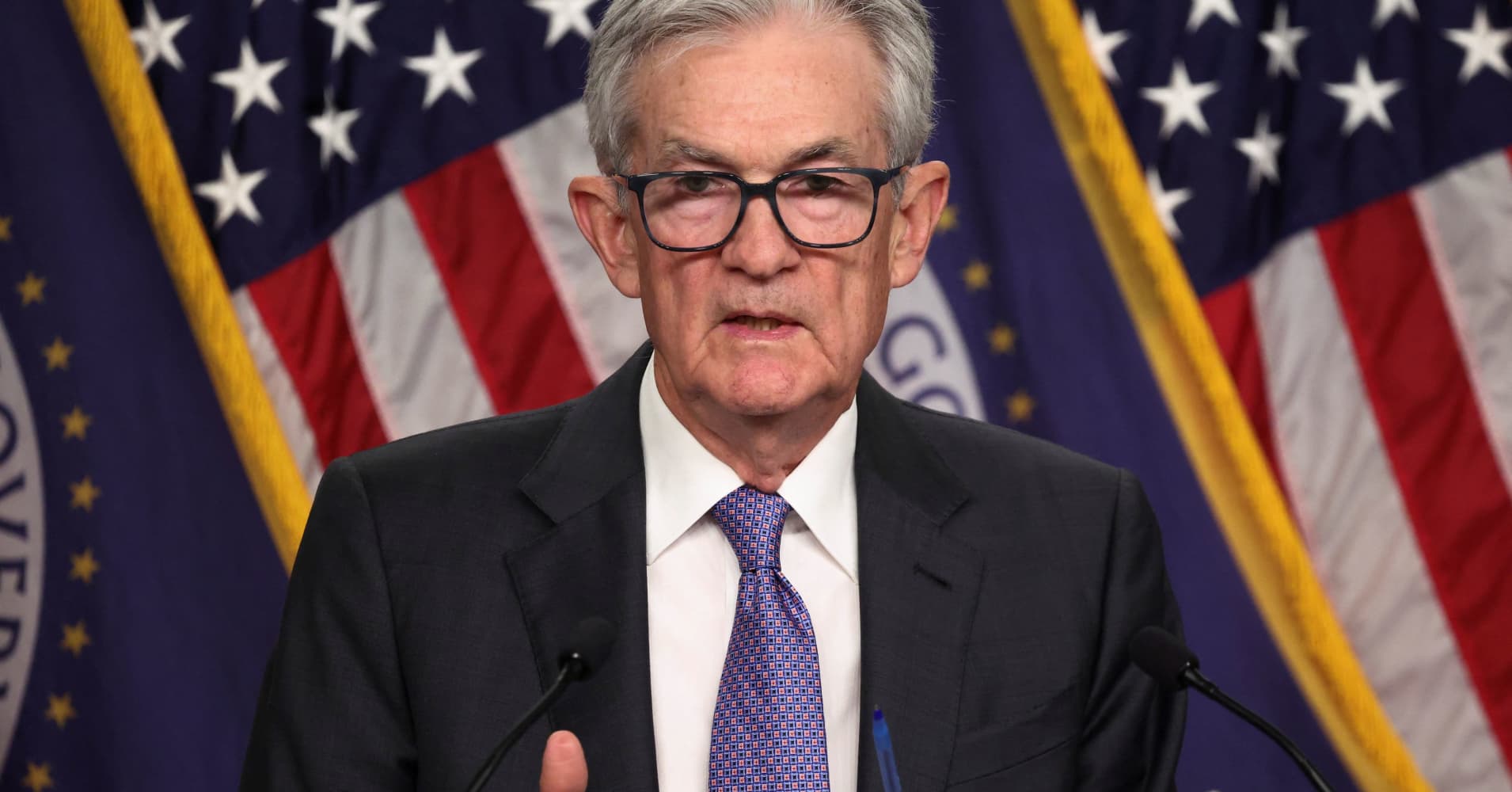 Fed minutes show officials were in tight split over December rate cut