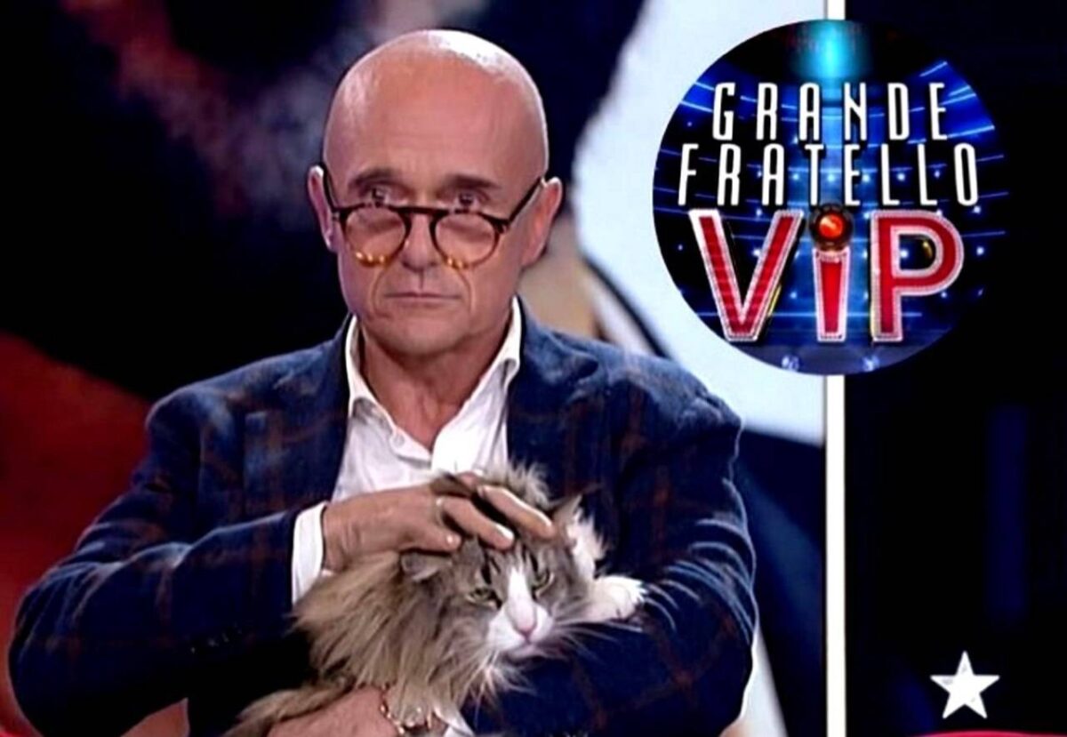 Alfonso Signorini è indagato. L’auto-sospensione da Mediaset e i due ...