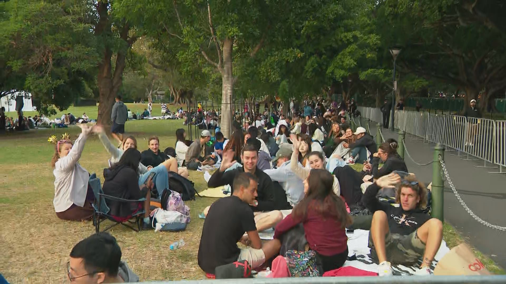 Sydney roads closed as massive NYE crowd gathers