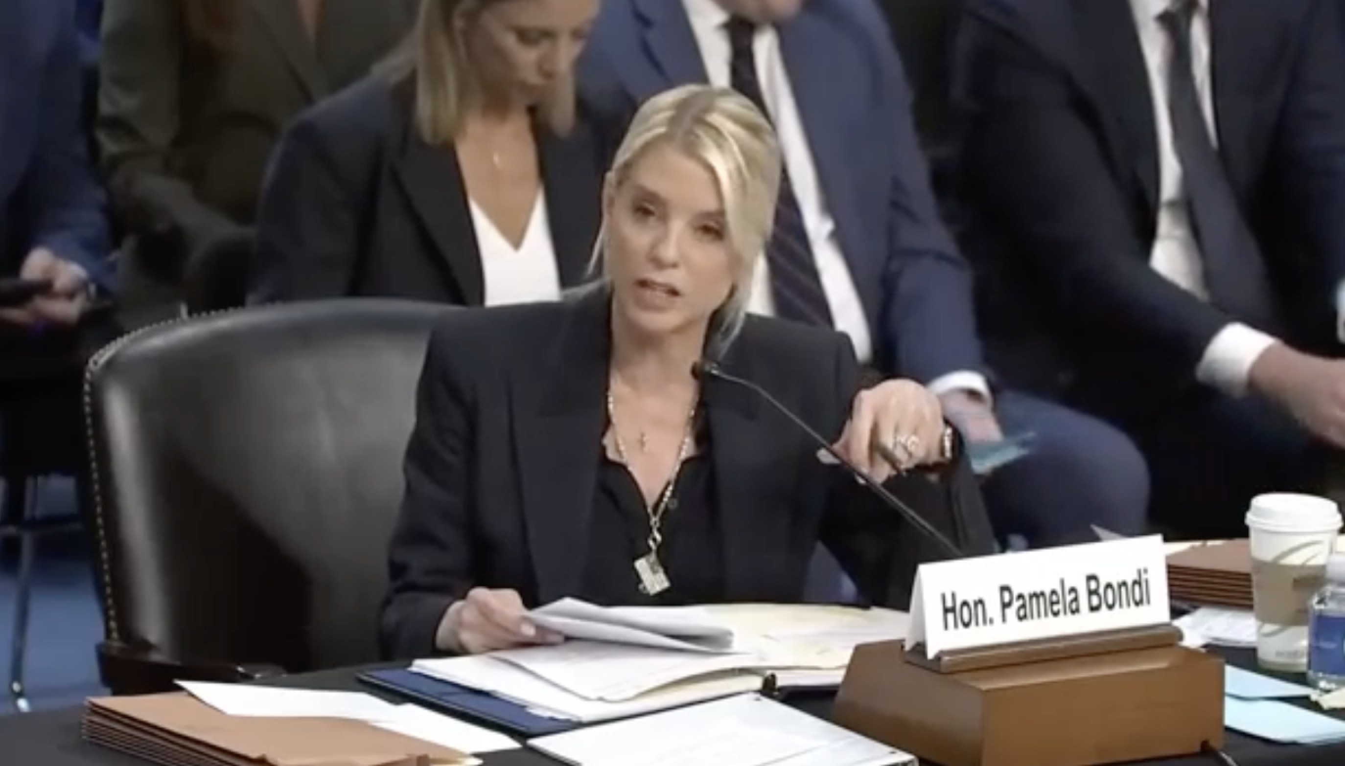 'You've gone on for over five minutes': Pam Bondi attempts to lecture ...