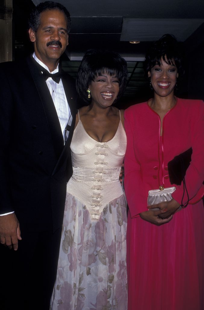 Gayle King twins with her own birthday cake as she turns 71 beside ...