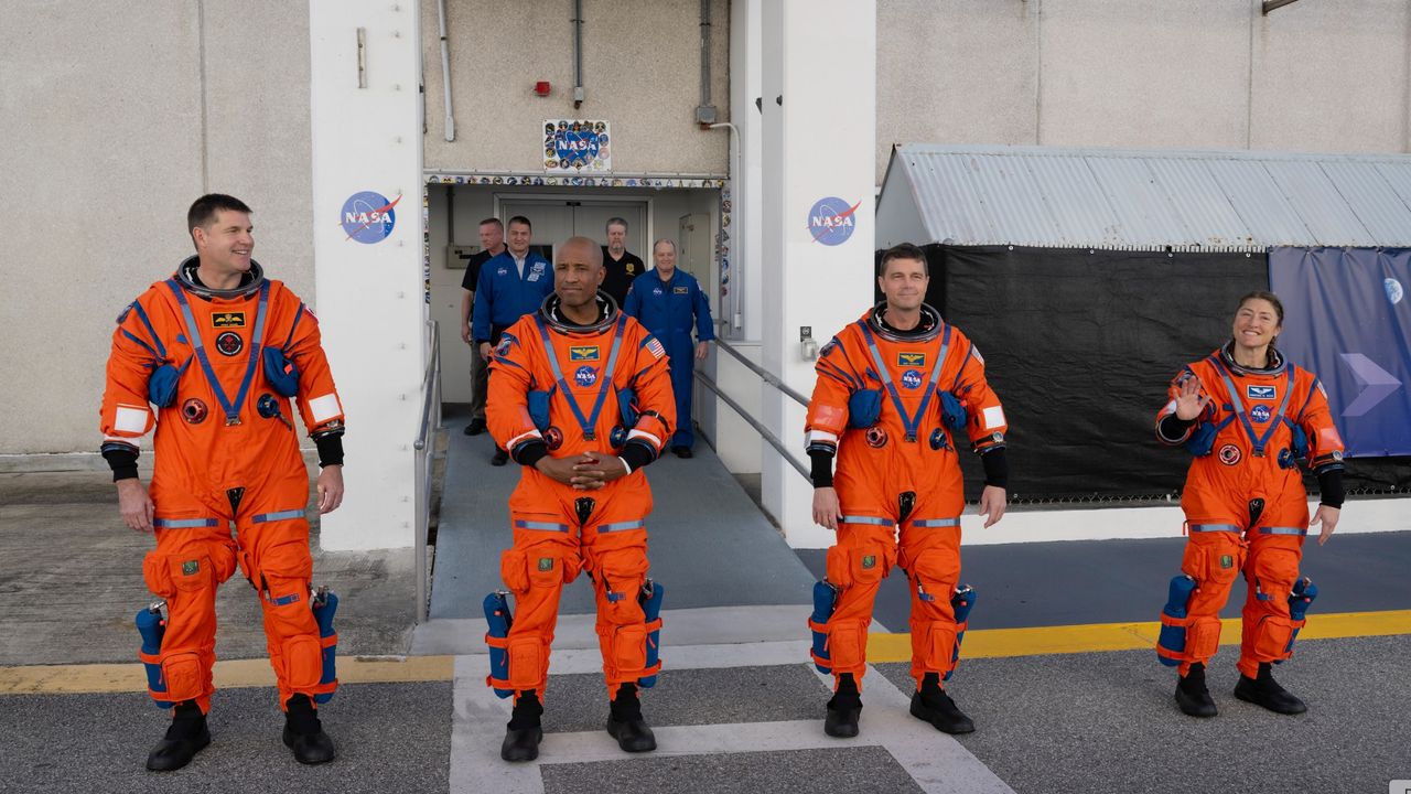 Artemis 2 moon astronauts rehearse for launch day (photos)