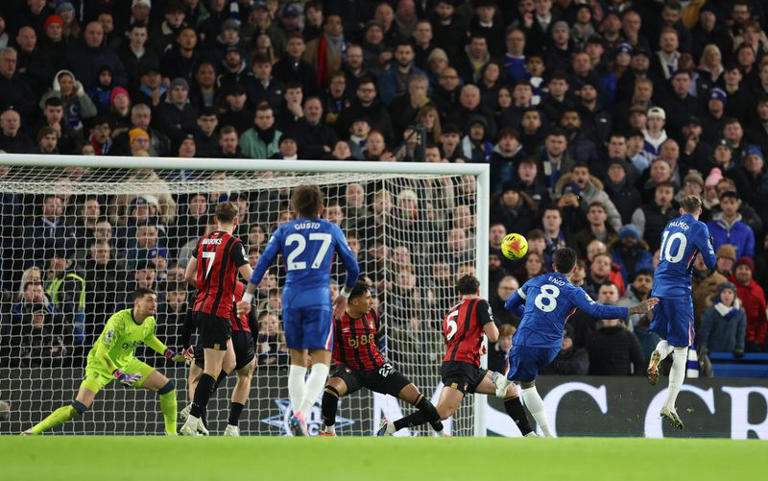 Soccer-Chelsea drop more points at home in 2-2 draw with Bournemouth