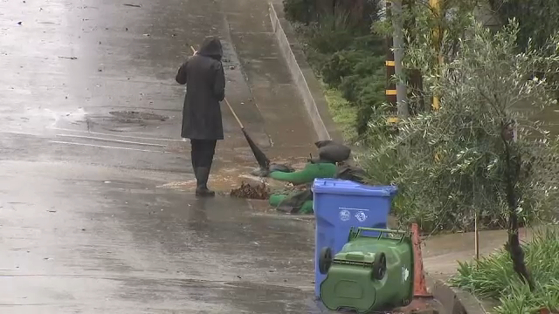 Evacuation warnings issued for Palisades, Hurst burn scar areas ahead ...