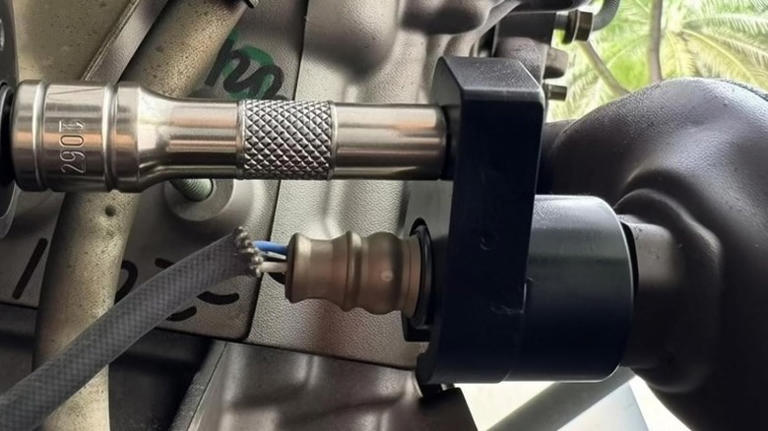 Do you need a special socket to remove O2 sensors?