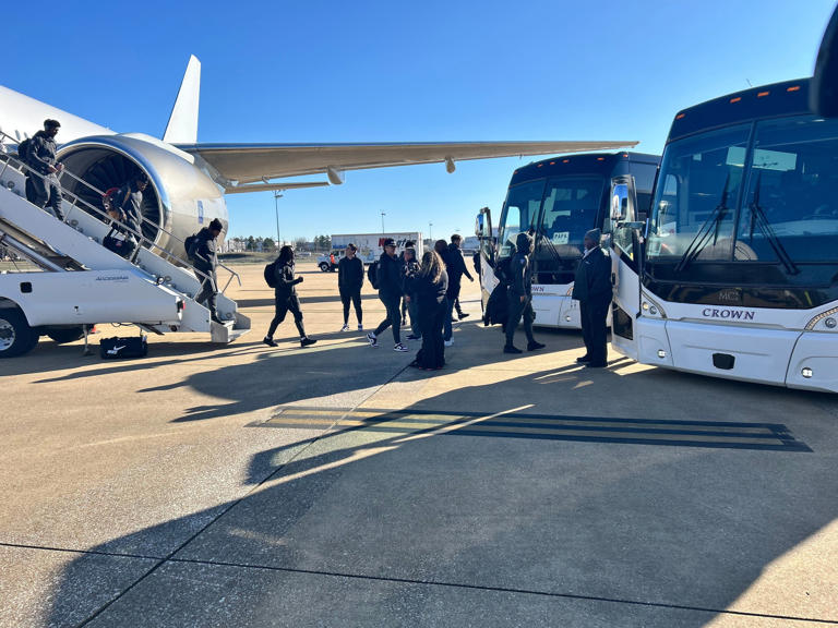 Cincinnati Bearcats arrive in Memphis for AutoZone Liberty Bowl