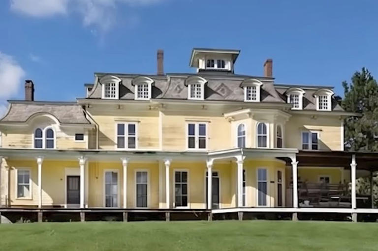 David Muir's $7 million lakeside retreat revealed as neighbors share ...