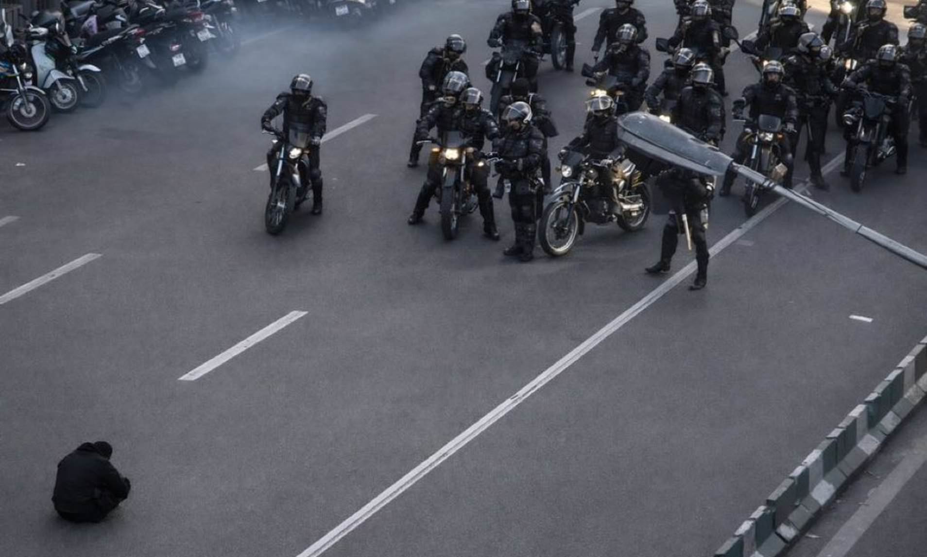 Iran's Tiananmen Square moment? Image of lone protester emerges ...