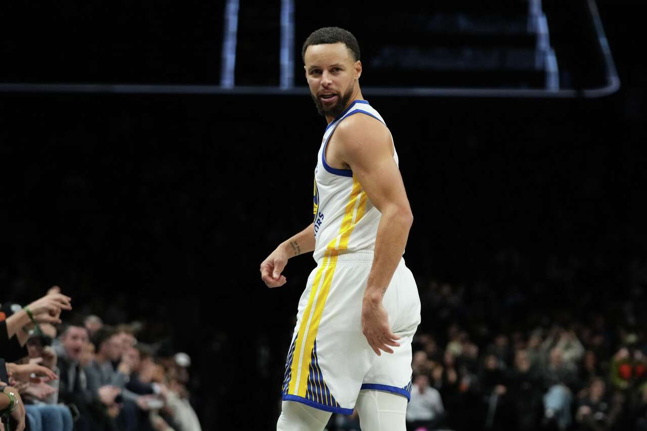 Watch Warriors' Steph Curry closely, and see what you've been missing
