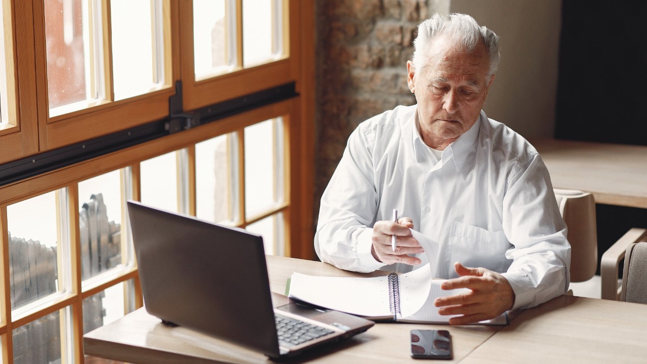 Extra standard deduction for 65+: Who qualifies and how it works