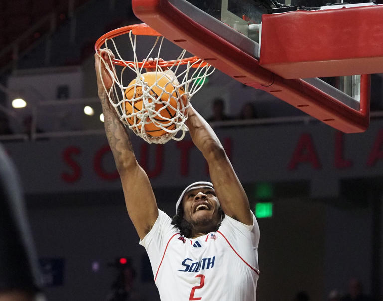 Short-handed South Alabama basketball powers past Mobile, 85-52