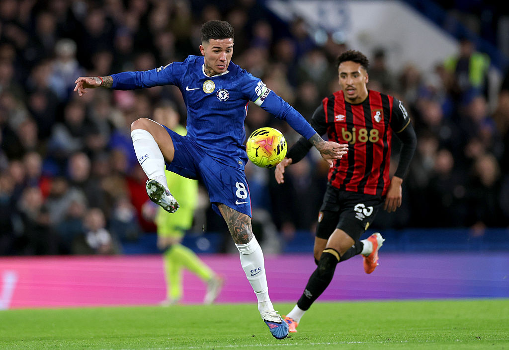Golos de Palmer e Enzo não evitam empate do Chelsea