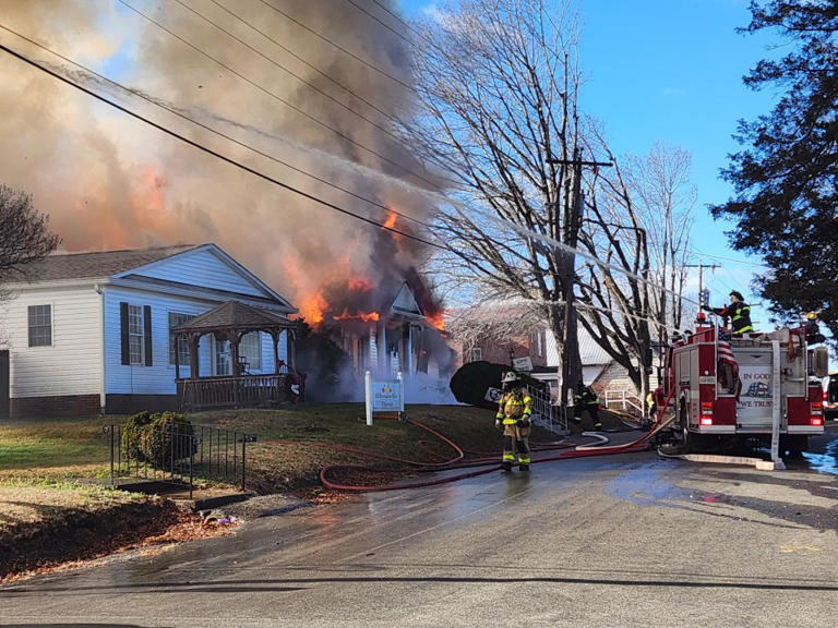 Amelia funeral home owner numb after fire destroys his family business