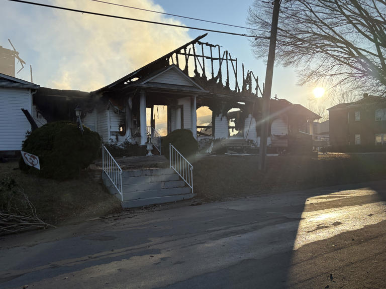 Fire destroys most of funeral home building in Amelia County