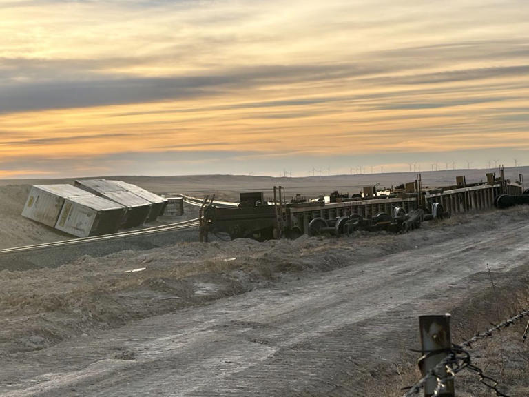 Wyoming smashes December heat records. Seasonal snow reports mixed.