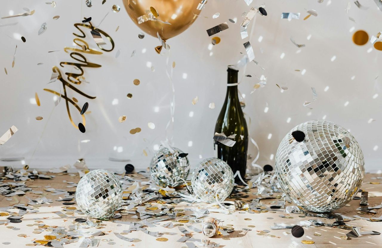 Comment réutiliser son papier cadeau pour une déco de Nouvel An