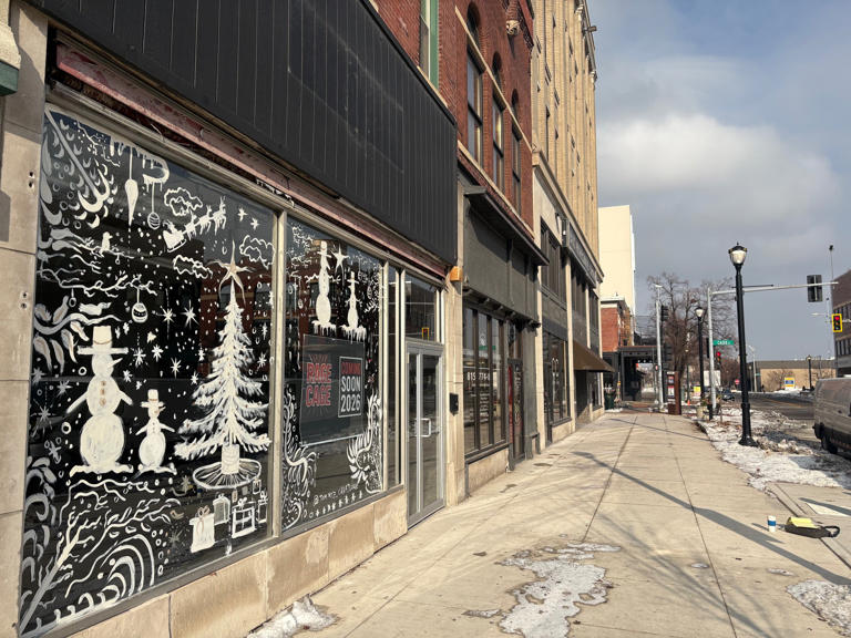 Joliet police officer Tyrell Hundley opening new business called Rage ...