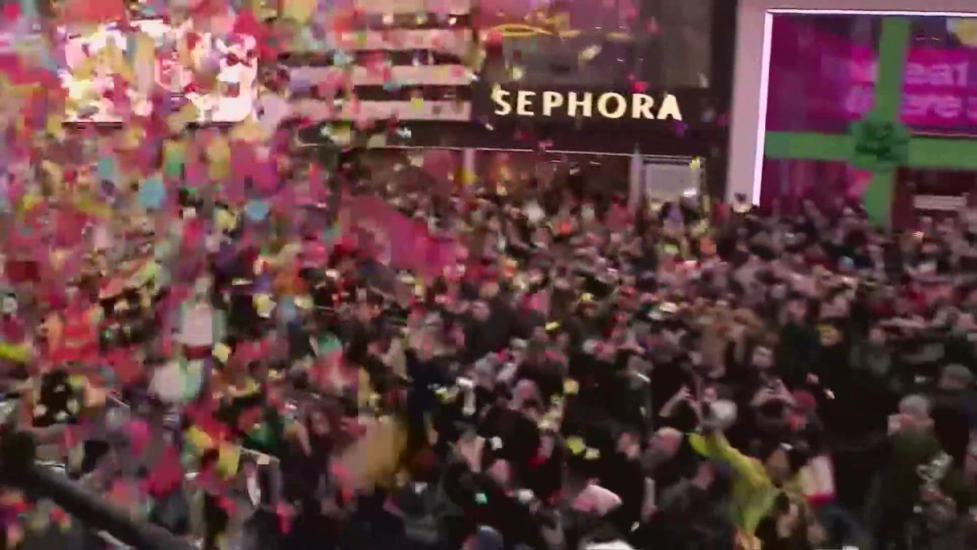 Time Square tests confetti for new year