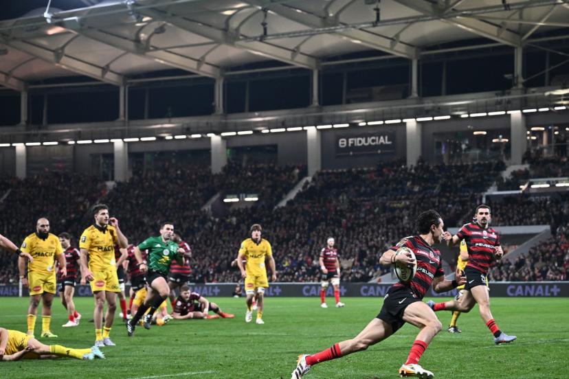 L'ailier de Toulouse Ange Capuozzo absent trois semaines à cause d'une ...