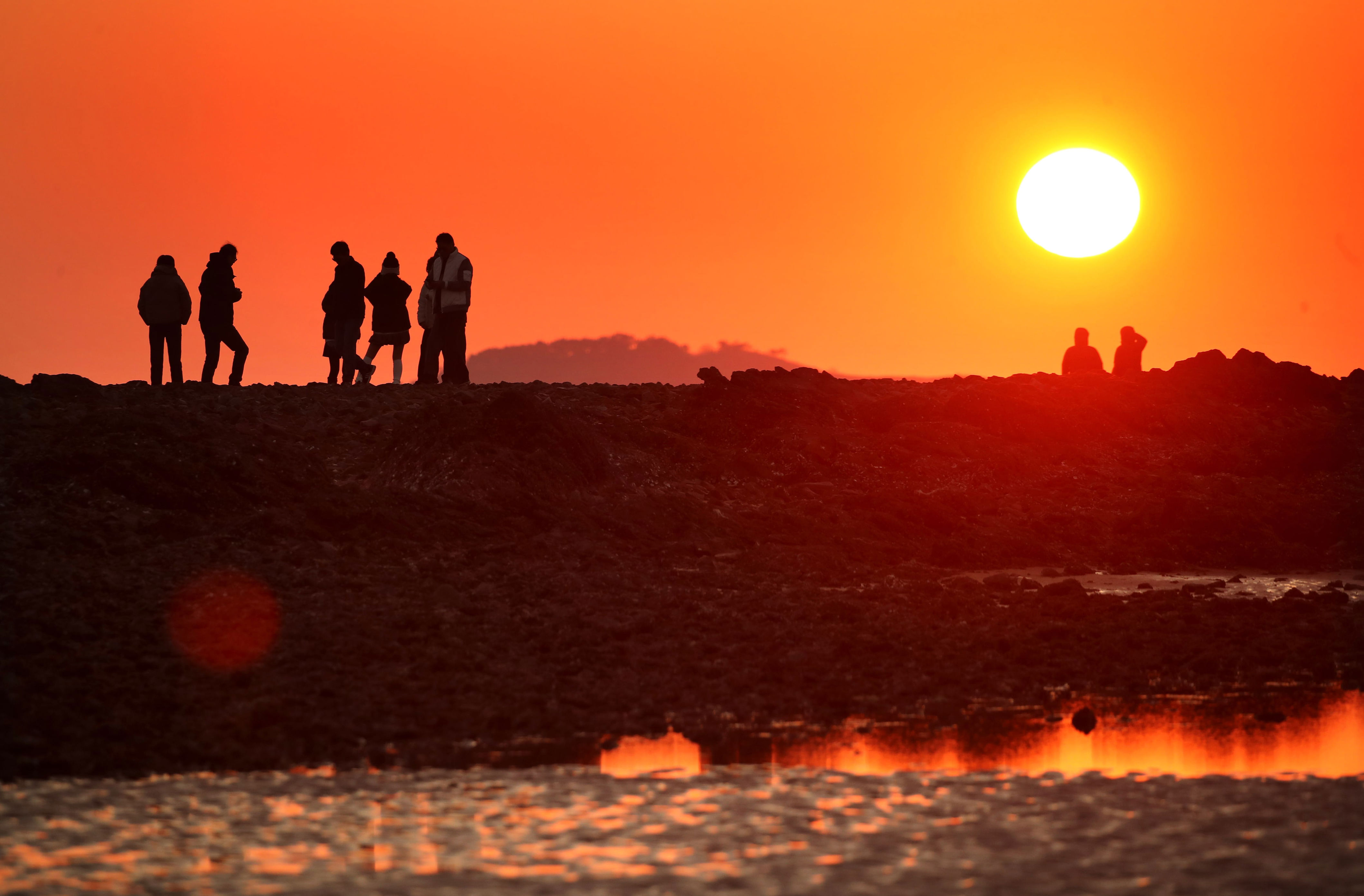 Historic cold snap freezes New Year's Eve bell ringing