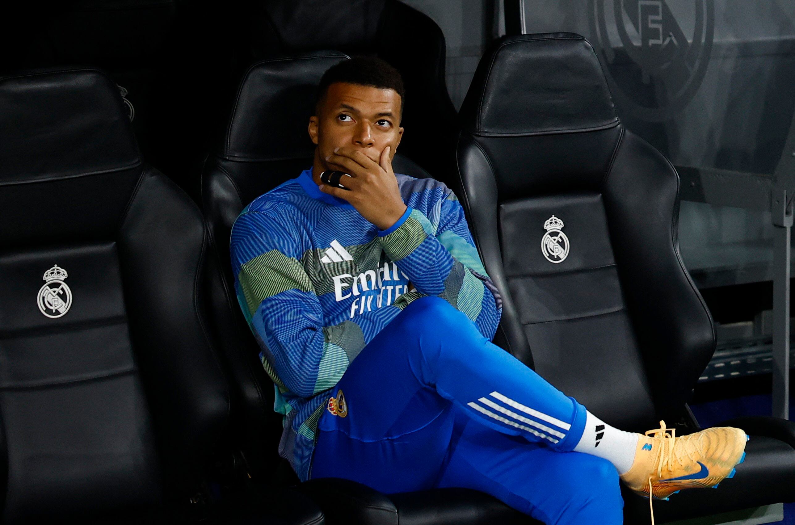 Dons d’argent de Mbappé à des policiers : un commandant sanctionné deux ...