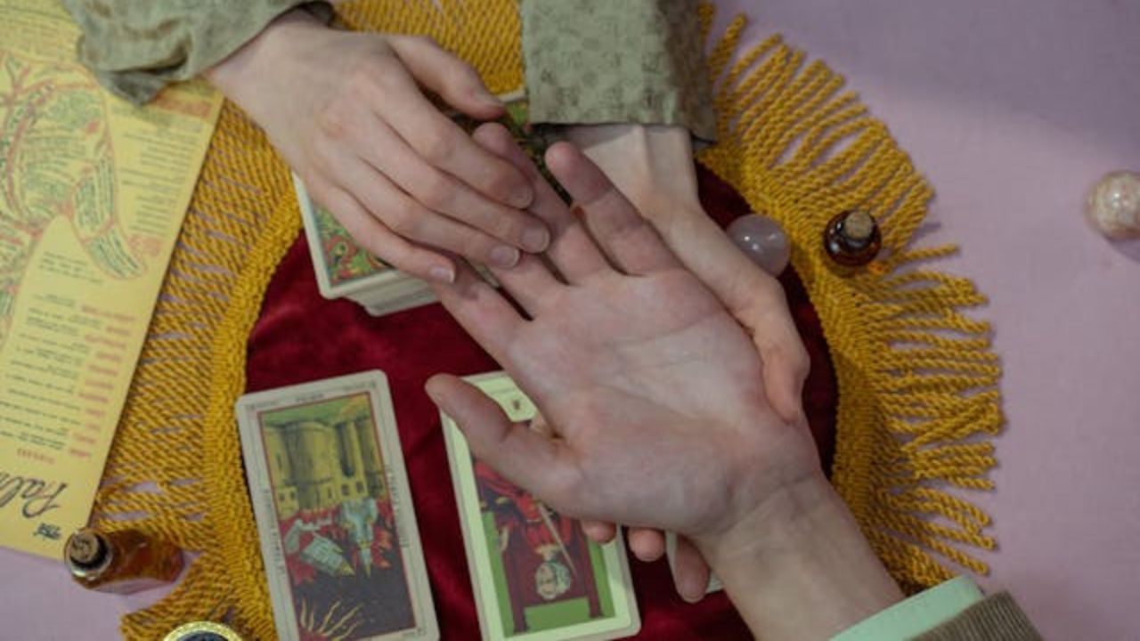 Gypsy cards: A week of alignment, dialogue, and important decisions