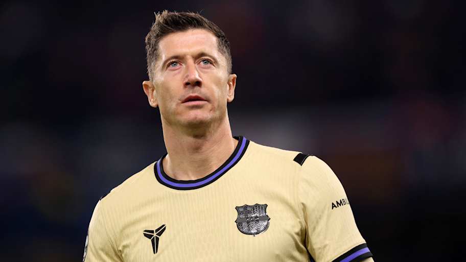 Robert Lewandowski receives transfer approach from European giants