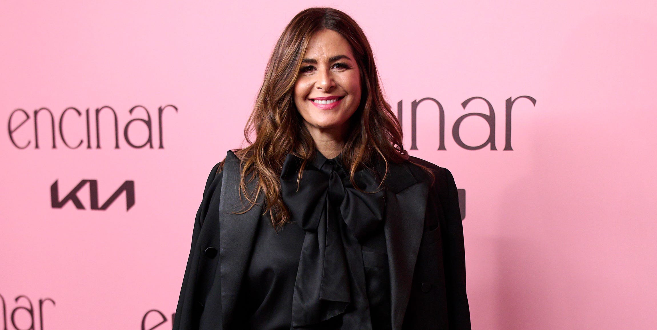 Nuria Roca nos descubre el look de Nochevieja de pantalón burdeos ...