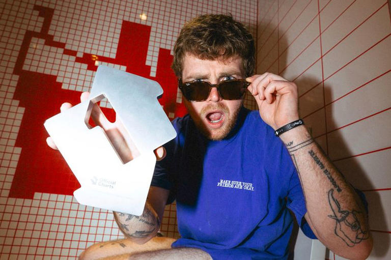 Alex Warren's extra-ordinary year that's seen him go from TikTok to ...