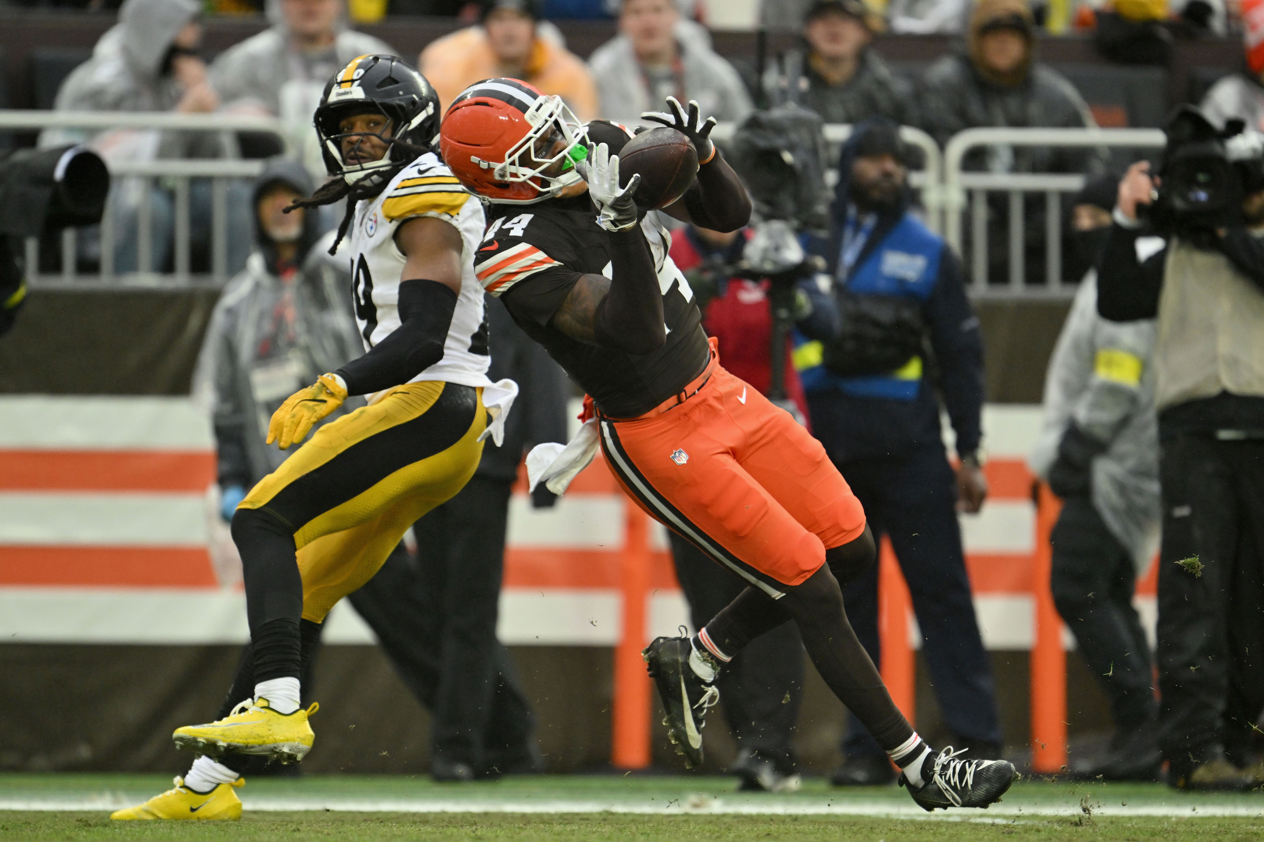 Cleveland Browns offense goes cold after hot start in Week 17 vs Steelers