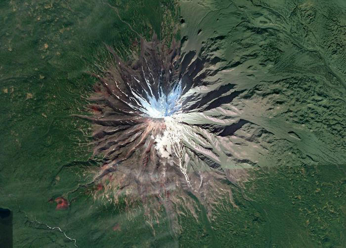 Guy shares 29 of his most interesting finds on Google Earth
