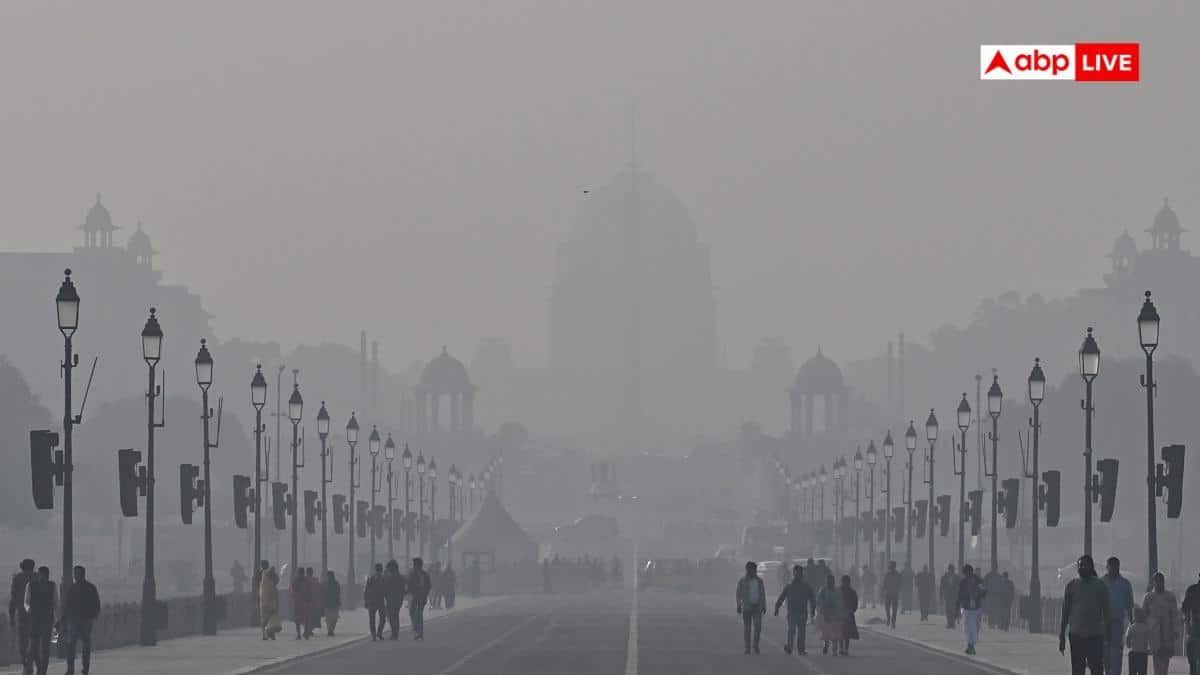 Delhi's air quality improves marginally to 'very poor', dense fog ...