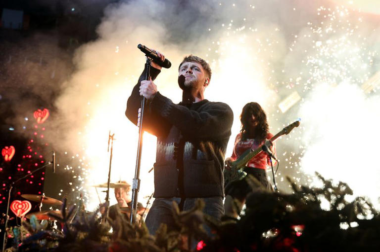 Alex Warren's extra-ordinary year that's seen him go from TikTok to ...