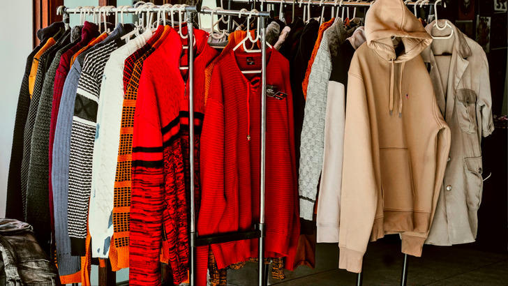 15+ people who went shopping for clothes and ended up starring in their ...