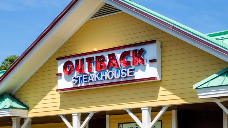 Florida man sues Outback Steakhouse after toilet allegedly shattered ...