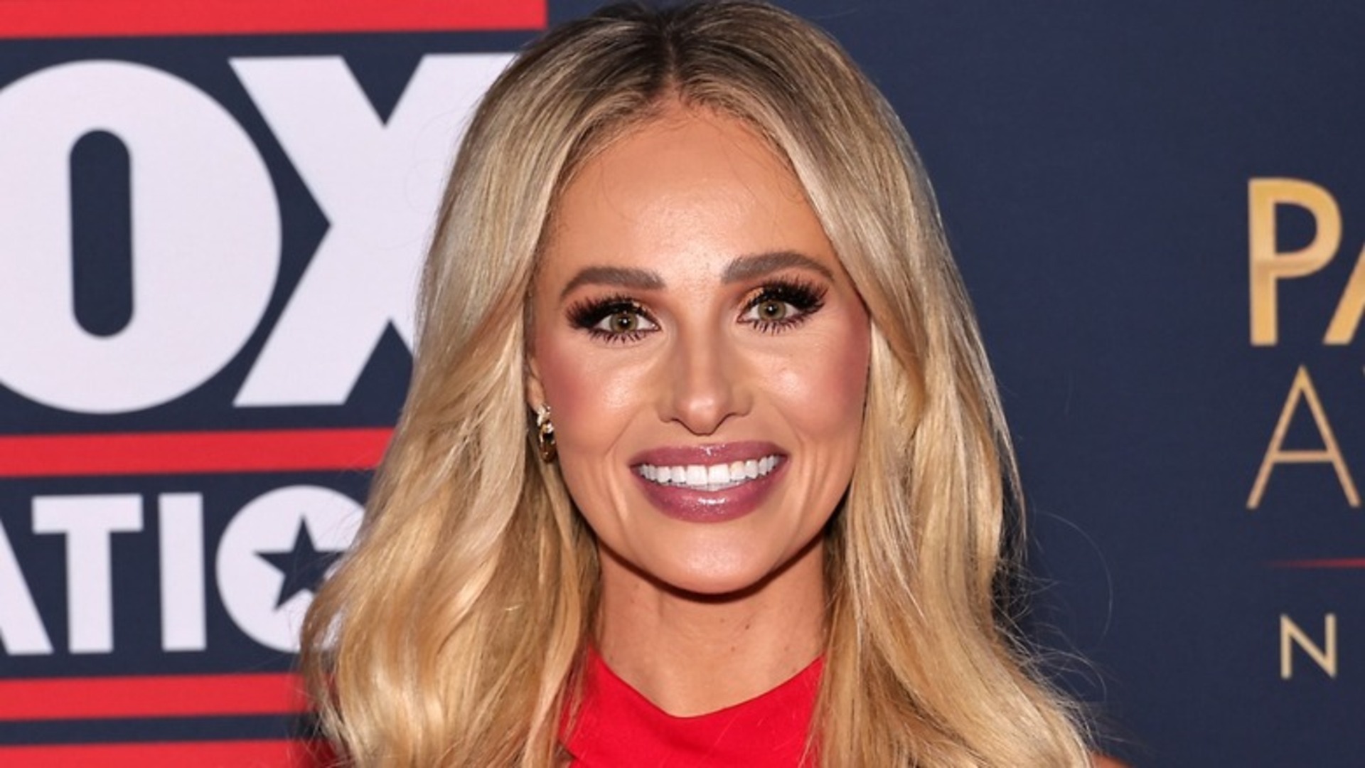 What Tomi Lahren looks like makeup-free
