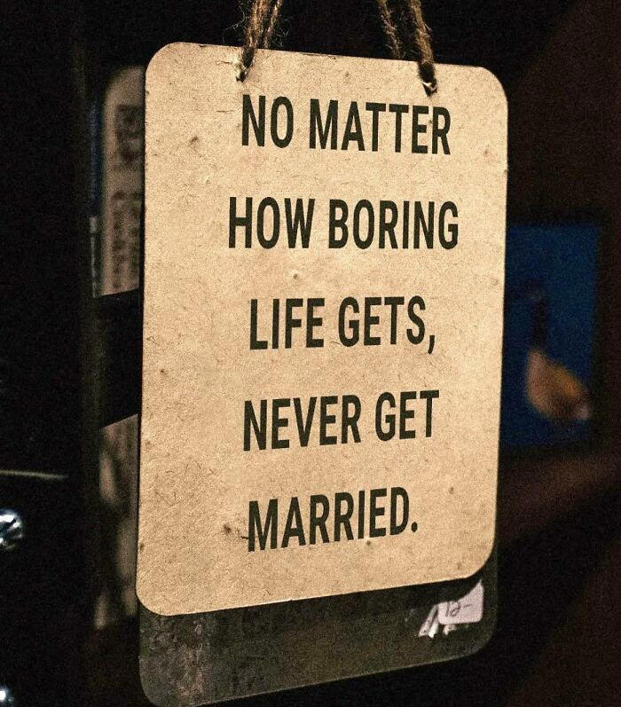 50 hilarious and dumb signs that surprised people with their weirdness