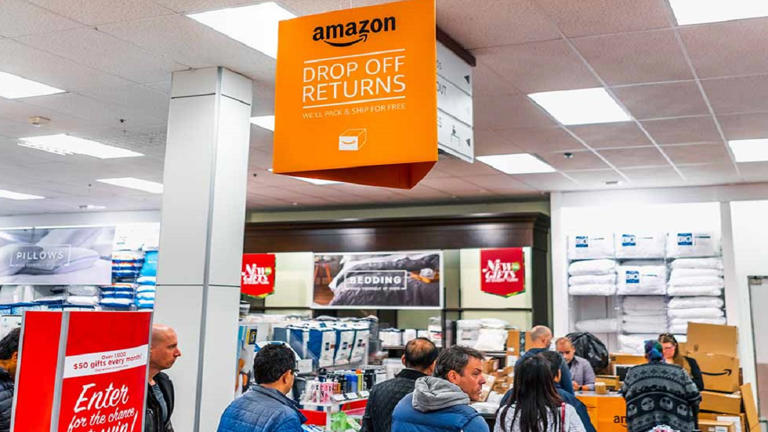 Holiday shoppers tackle returns with smart planning
