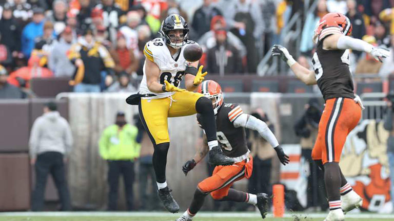 Steelers lose massive TE after broken arm surgery